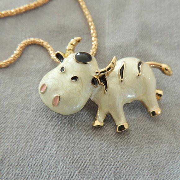 Betsey Johnson | Jewelry | New Betsey Johnson Pearly Dairy Cow Brooch ...